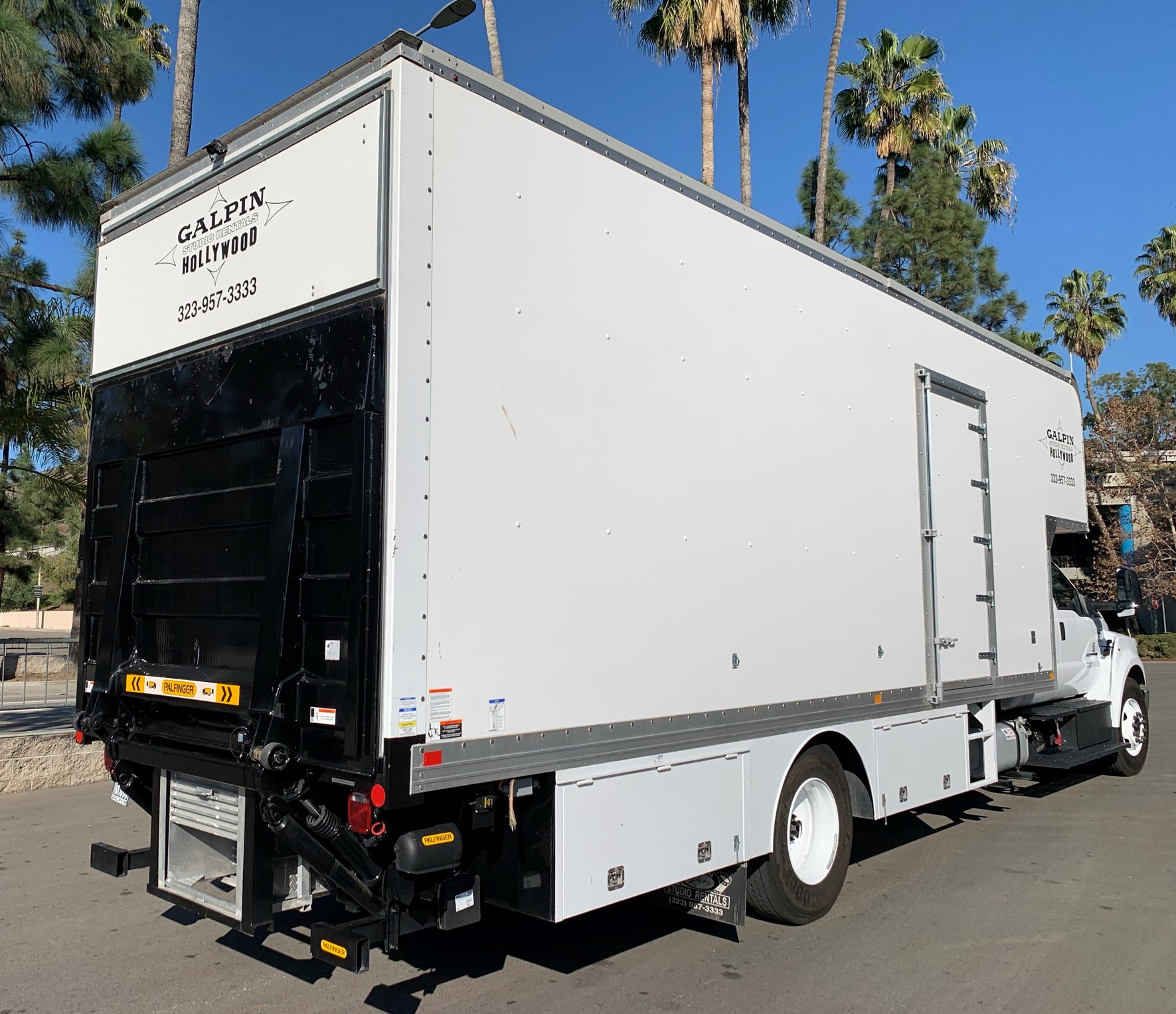 Ford F650 Crew Cab 5-Ton 24′ Box Truck – Rent a 5-Ton Truck